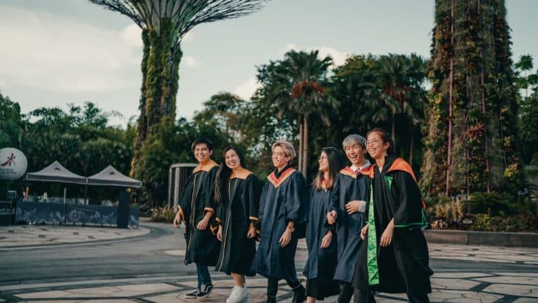 Difference Between Undergraduate Graduate And Postgraduate - UniAcco Difference Between Undergraduate Graduate And Postgraduate - UniAcco